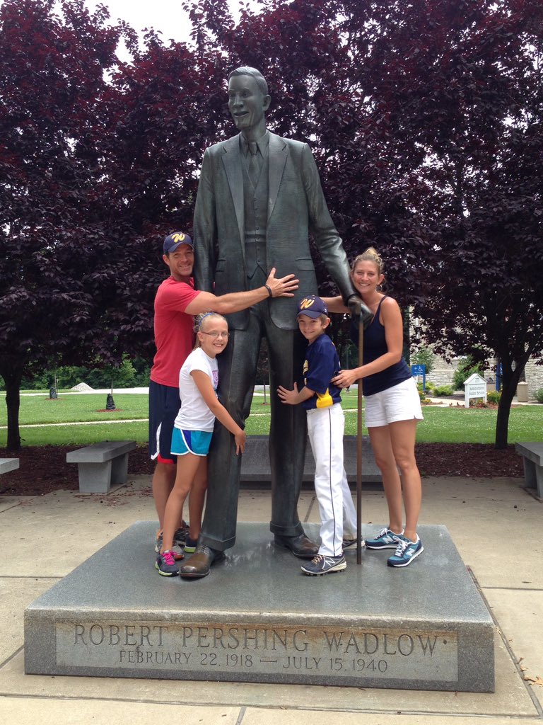 Robert Pershing Wadlow Statue