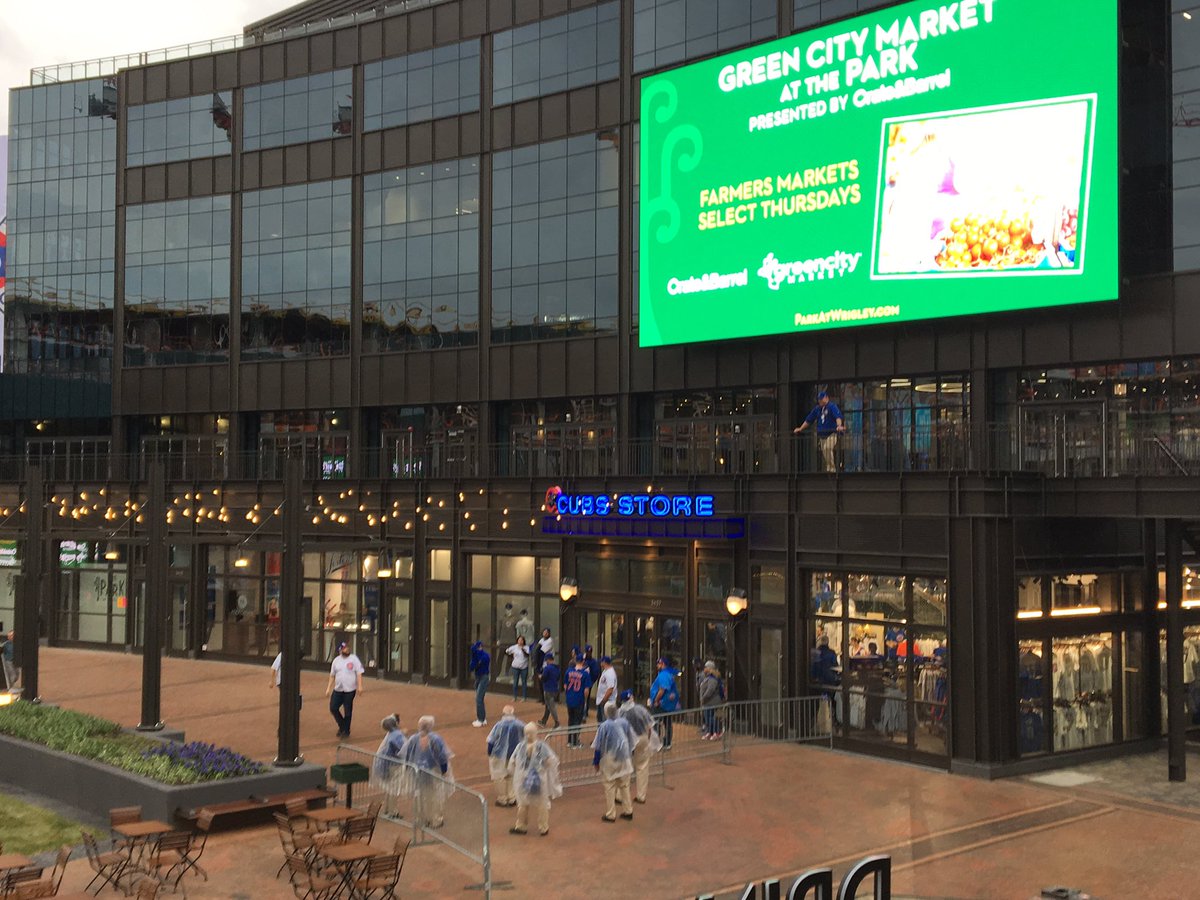 CHICAGO - Wrigley Field (41,072) | Page 29 | SkyscraperCity Forum