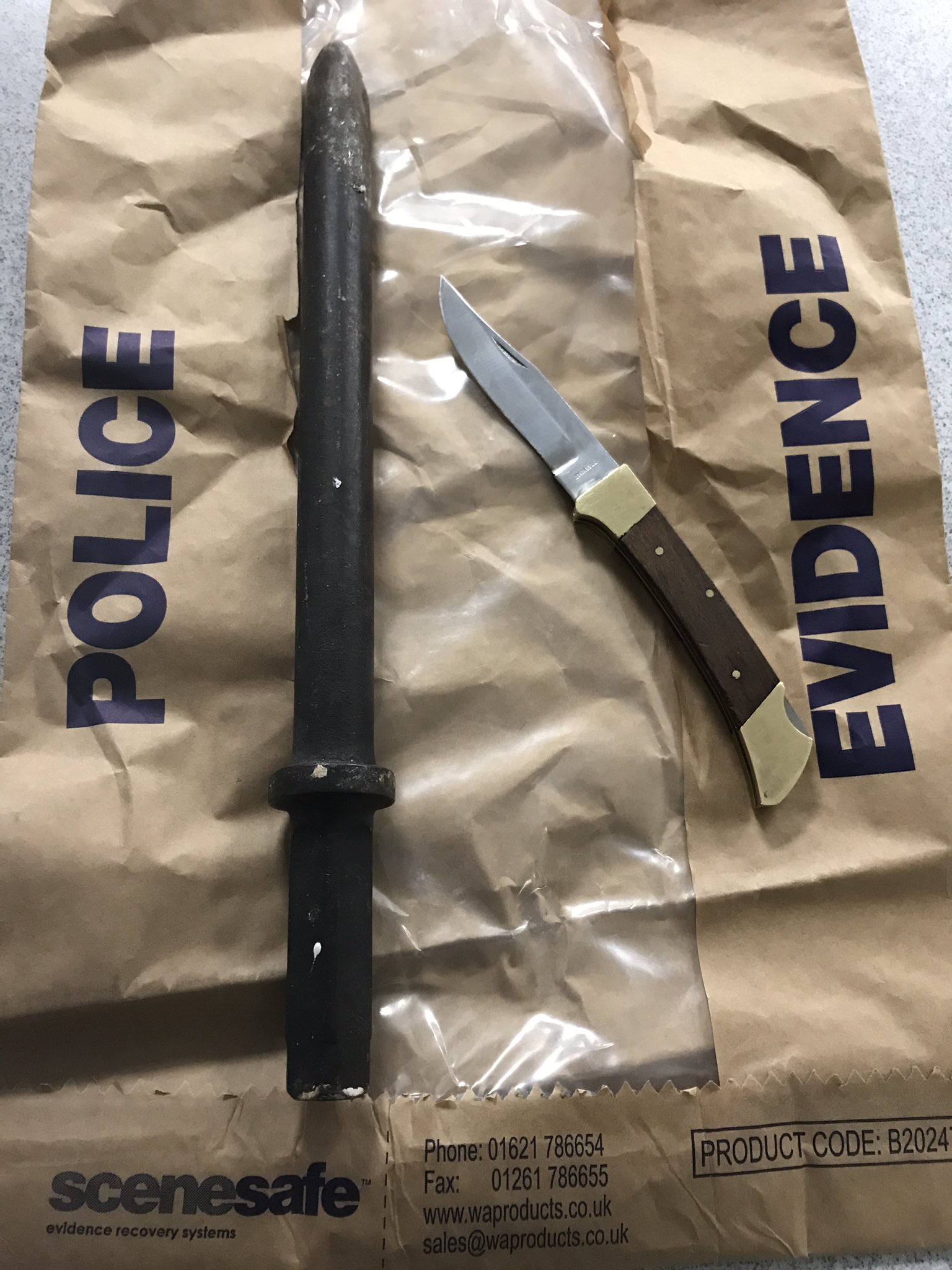 Cops Taser man at London tourist hotspot Brick Lane carrying knife and ...