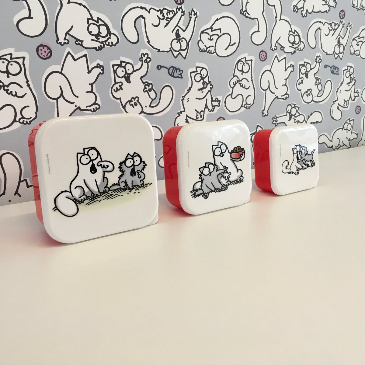 Pack your lunch Simon's Cat style! BUY the set of 3 lunch boxes below ...