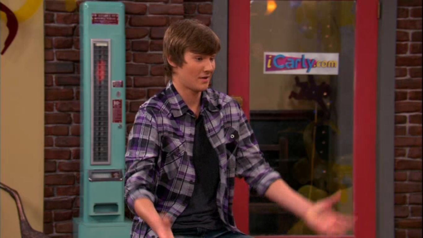 Icarly brad store