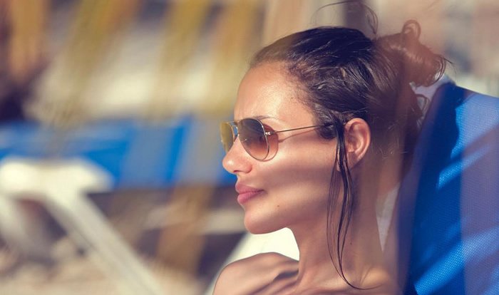 Elisa Meliani Topless à La Plage Jetsetmode Elisameliani Sexy