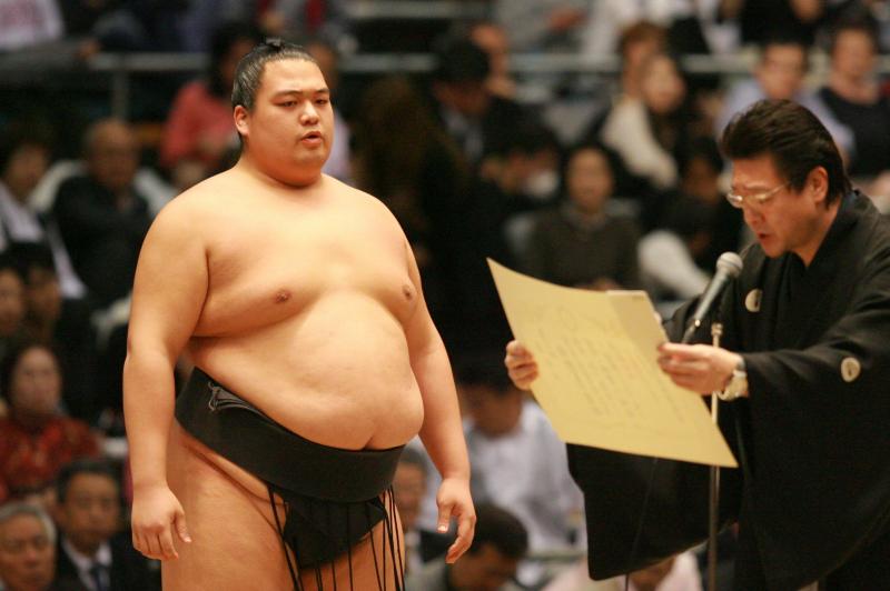 ＜三月場所の各段優勝力士＞十両以下、各段優勝力士の表彰式の様子。序ノ口優勝、飛翔富士。sumo | 日本相撲協会公式(九月場所 前売券販売開 ...