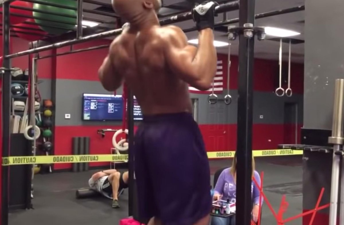 Video 54 Year Old Man Sets The Guinness World Records For Most Pull