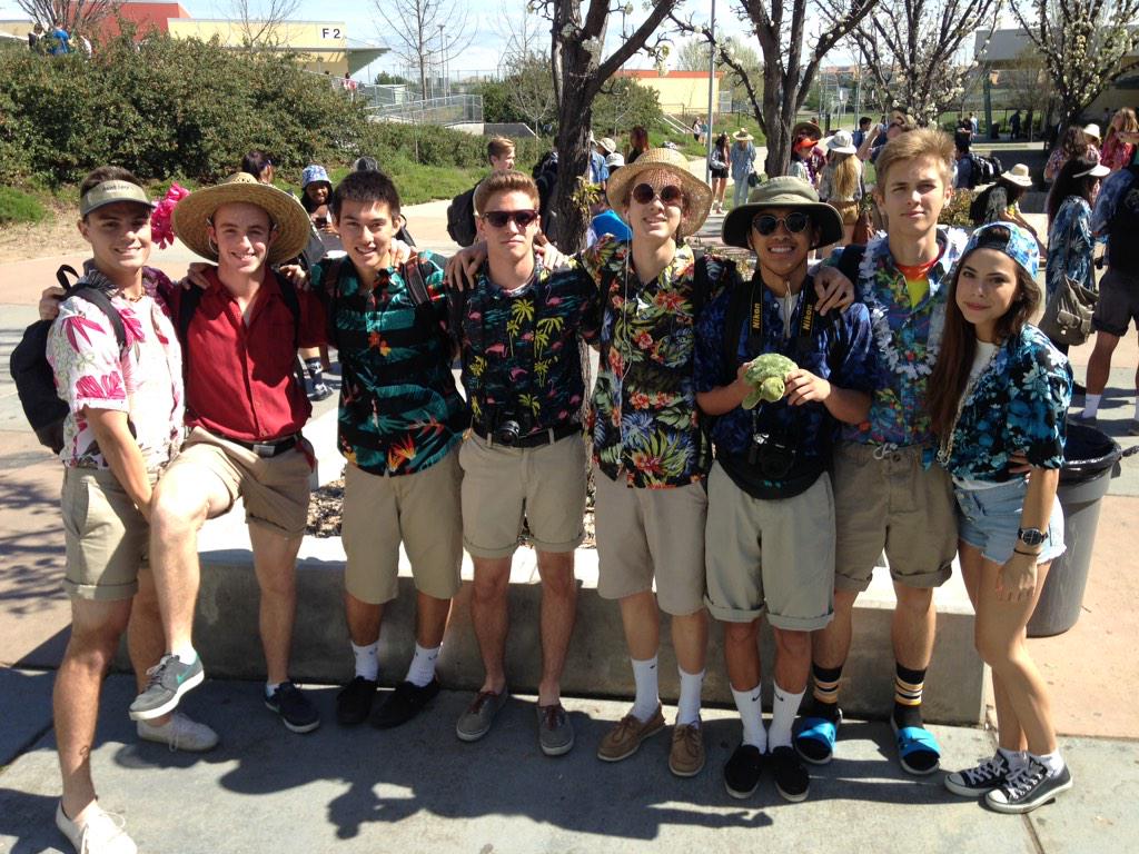 Tacky Tourist Day Outfits