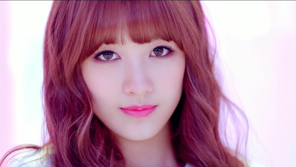 [情報] CLC - Pepe MV & 1st Mini Album《初戀》 - 看板 KoreanPop - 批踢踢實業坊