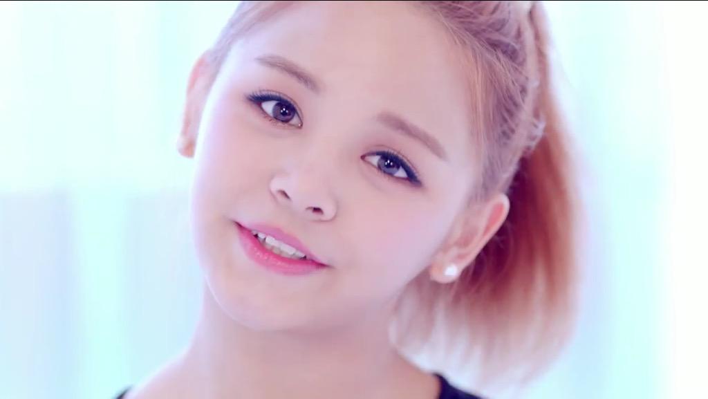 [情報] CLC - Pepe MV & 1st Mini Album《初戀》 - 看板 KoreanPop - 批踢踢實業坊