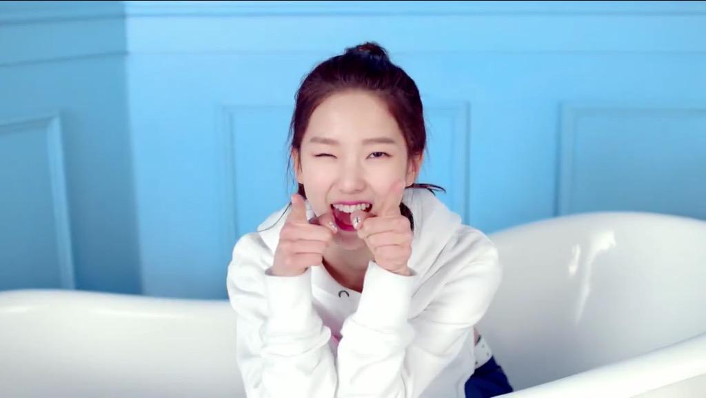 [情報] CLC - Pepe MV & 1st Mini Album《初戀》 - 看板 KoreanPop - 批踢踢實業坊