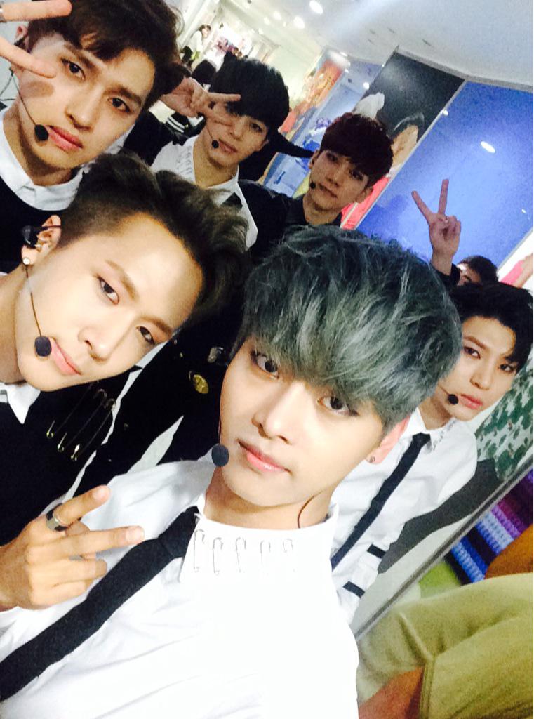 Vixx N Selca