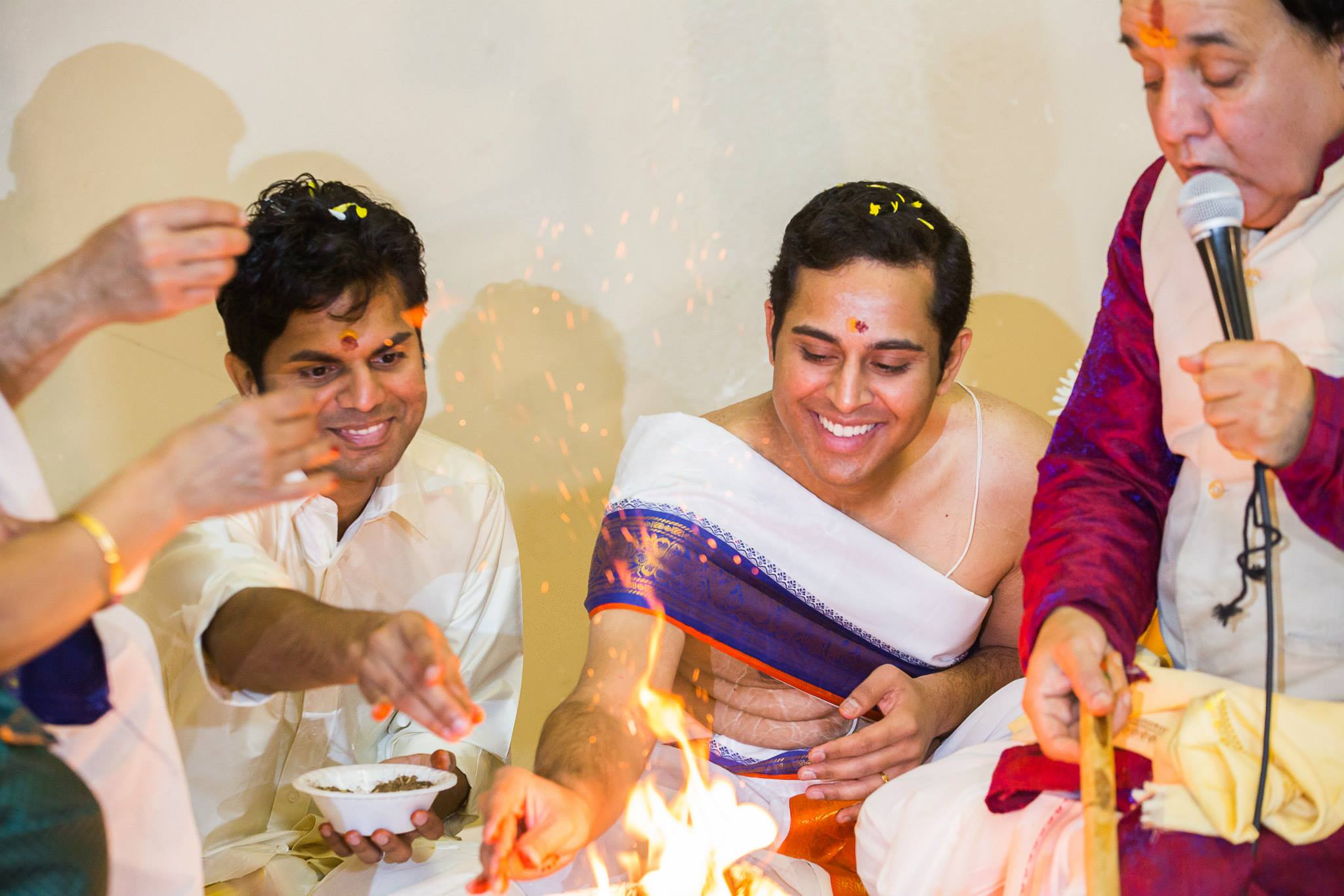 Gay Tamil Wedding News18 Now That's A MODERN FAMILY!!! Amit Shah And