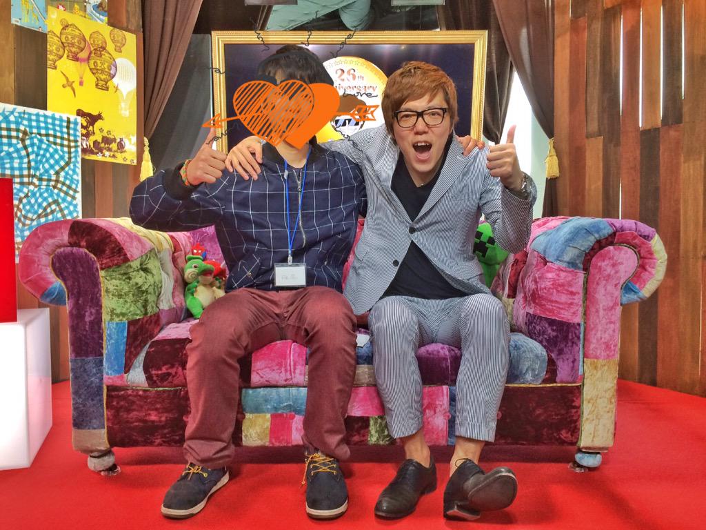 HIKAKIN😎ヒカキン 【YouTuber】 on Twitter: "YouTubeスペース来たらこんなセットが！ やばば（≧∇≦） http://t.co/tCqDKYwC4W"