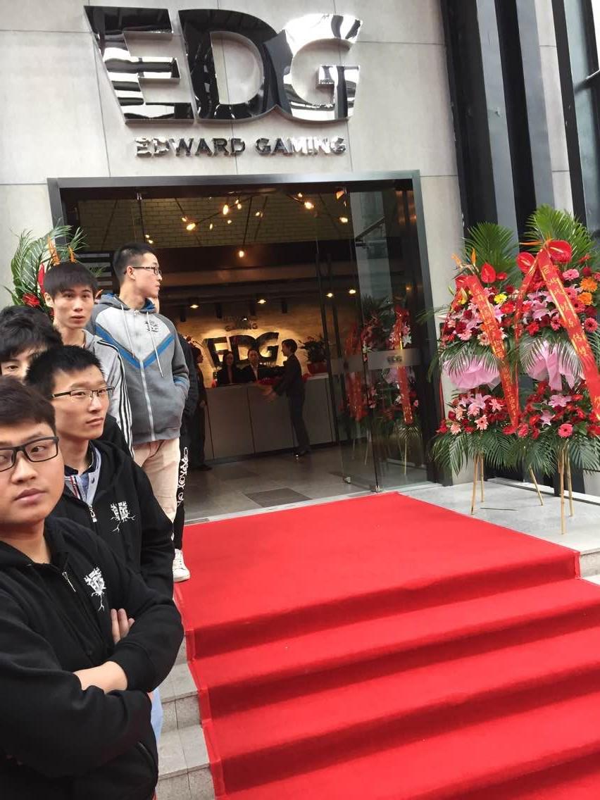 EDG new base [6 Pics] : r/leagueoflegends