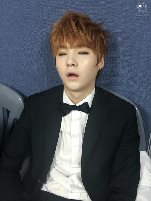 Sleeping Suga 8 x3 | Suga, Min yoongi bts, Bts yoongi