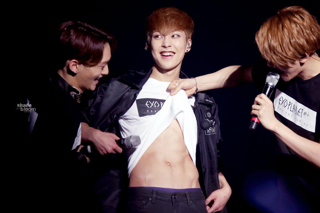 Suho Exo Abs