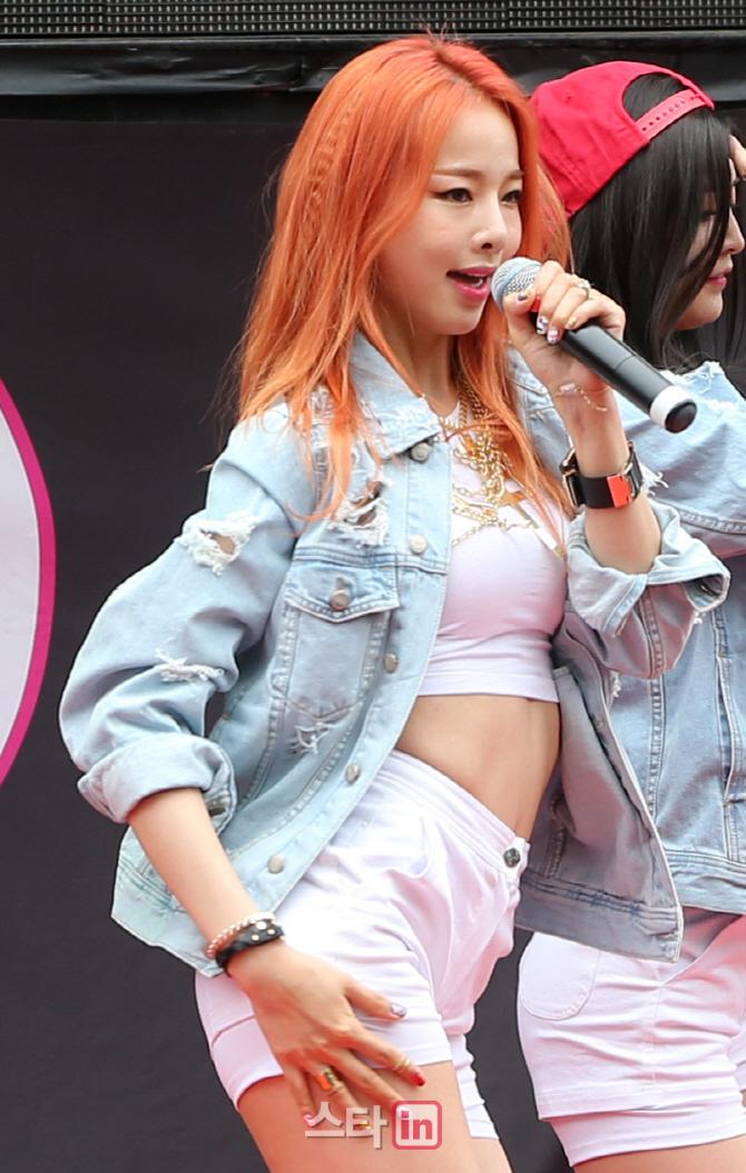 EXID Solji SG on Twitter: "[PHOTO] 150412 #EXID #AHYEAH comeback showcase #Solji #HeoSolji #허솔지 ...