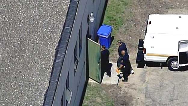 AaronHernandez arrives at MCI Cedar Junction in Walpole | WBZ | CBS ...