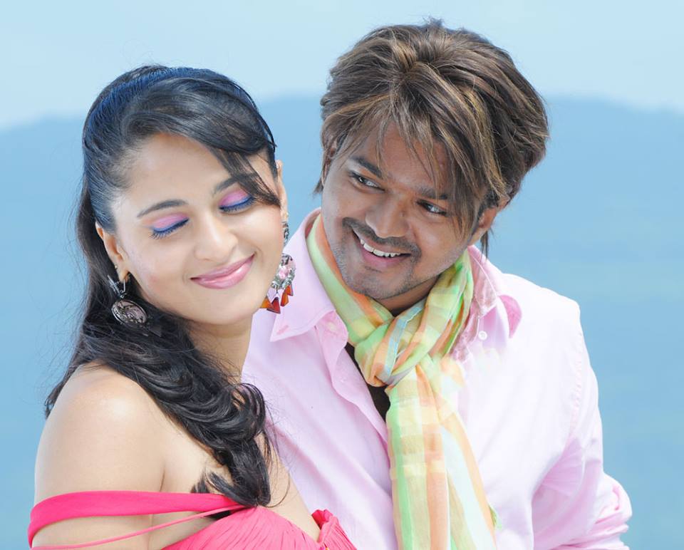 Anushka In Vettaikaran Wallpaper