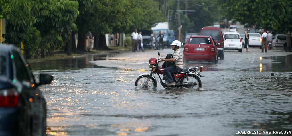CUBA: Heavy rain causes floods in Havana, just days after record heat ...
