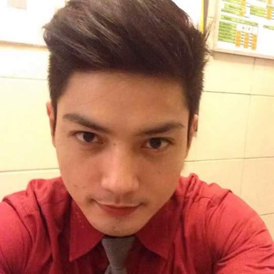 Joken Afable Rellora on Twitter: "Want more gravy? This KFC Manager will make you want more. Hi ...