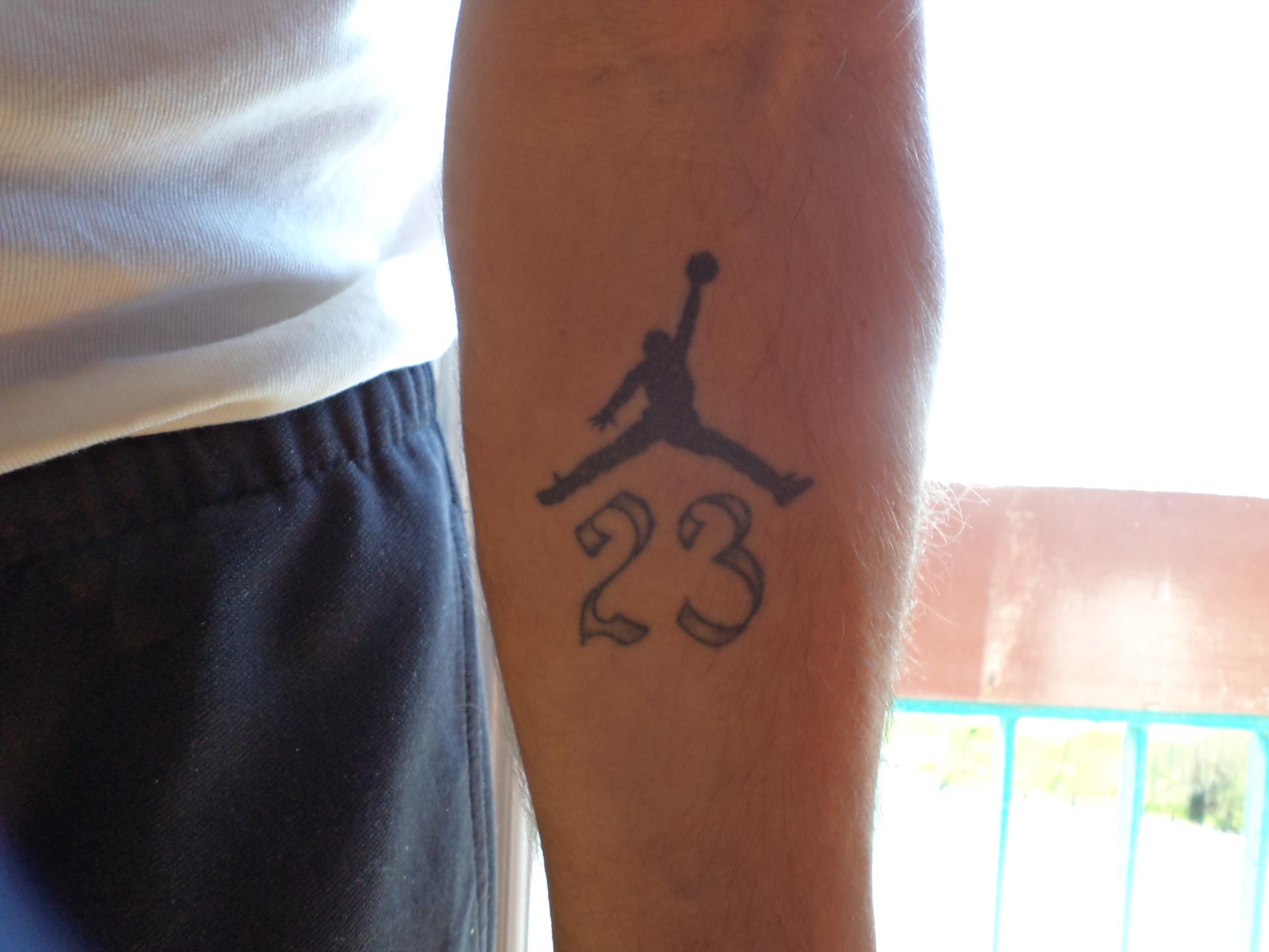 Logo Jordan Tattoos Este Tatuaje De Michael Jordan Es Más Que Tinta