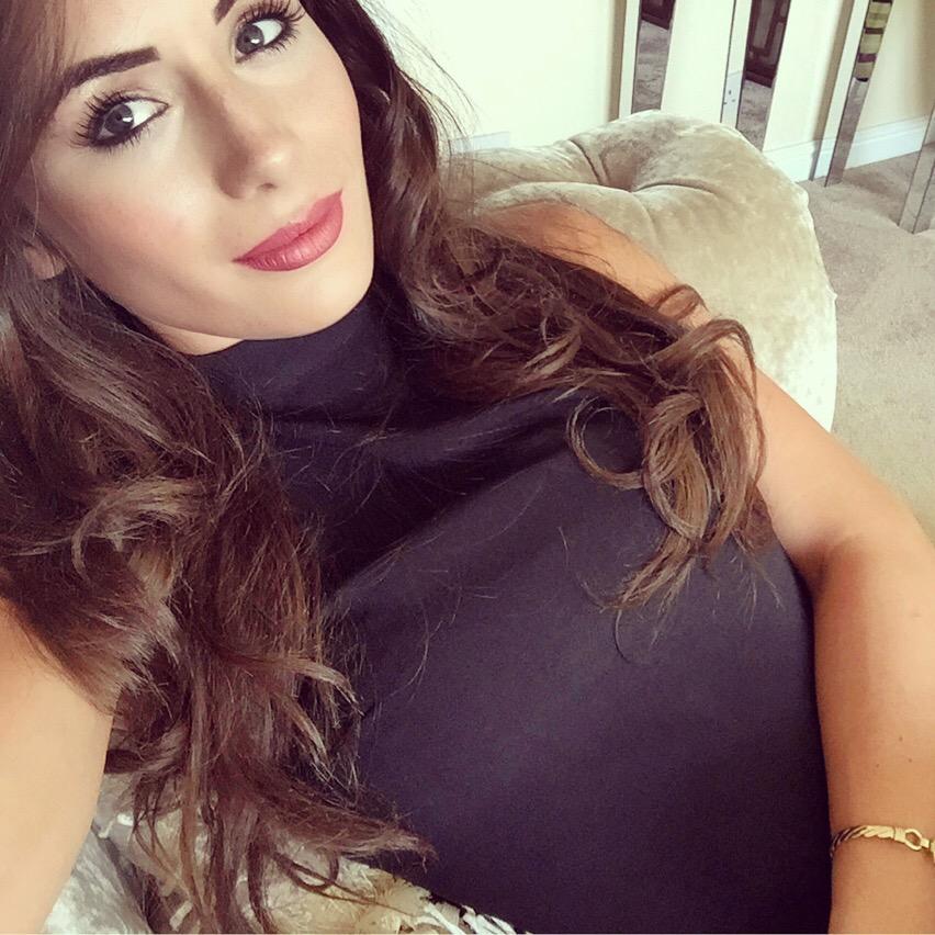 Tw Pornstars Laura Hollyman Twitter 😘 7 55 Pm 28 Apr 2015