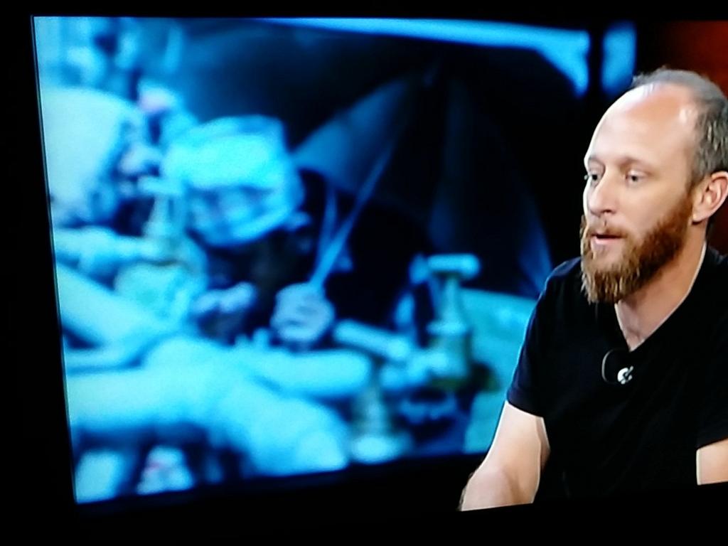 Nuria Coronado on Twitter: "#pablotosco #fotoperiodista @oxfam_es habla d la celebración d la ...