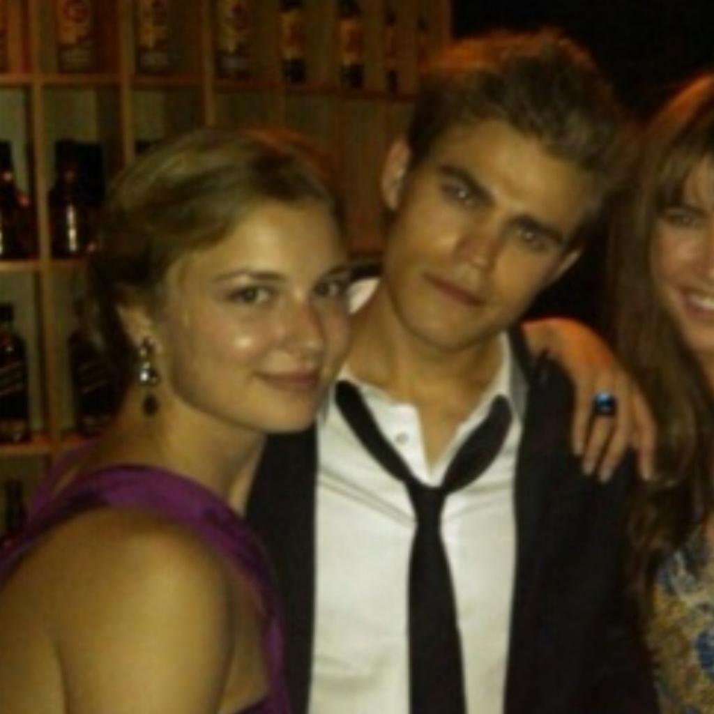 Emily Vancamp E Paul Wesley Spoiler Chat: Glee, Grey's Anatomy,