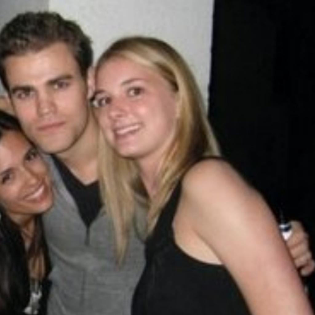 Emily Vancamp E Paul Wesley Spoiler Chat: Glee, Grey's Anatomy,