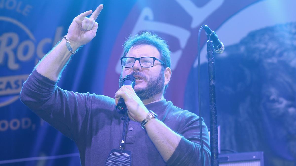 Famed food critic Josh Ozersky found dead in Chicago hotel --> | Scoopnest