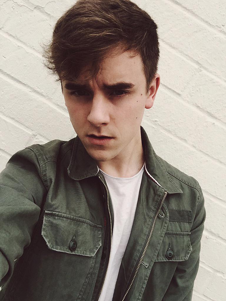 Connor Franta Hairstyle