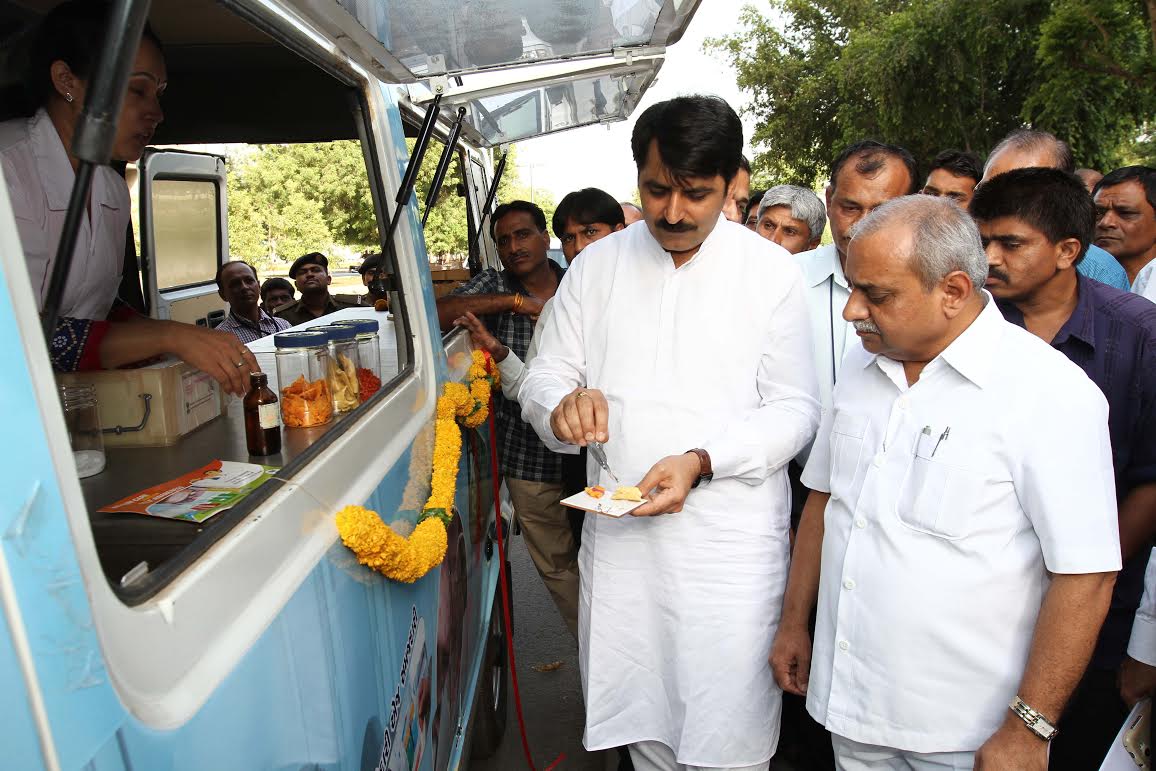 Gujarat govt launches Rs 1 crore mobile drug testing van | DeshGujarat