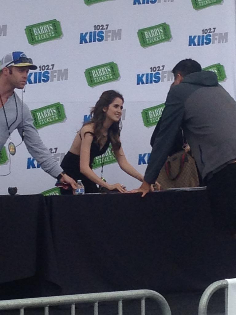 Austin & Ally Brasil: Laura Marano e Ross Lynch: Wango Tango com R5