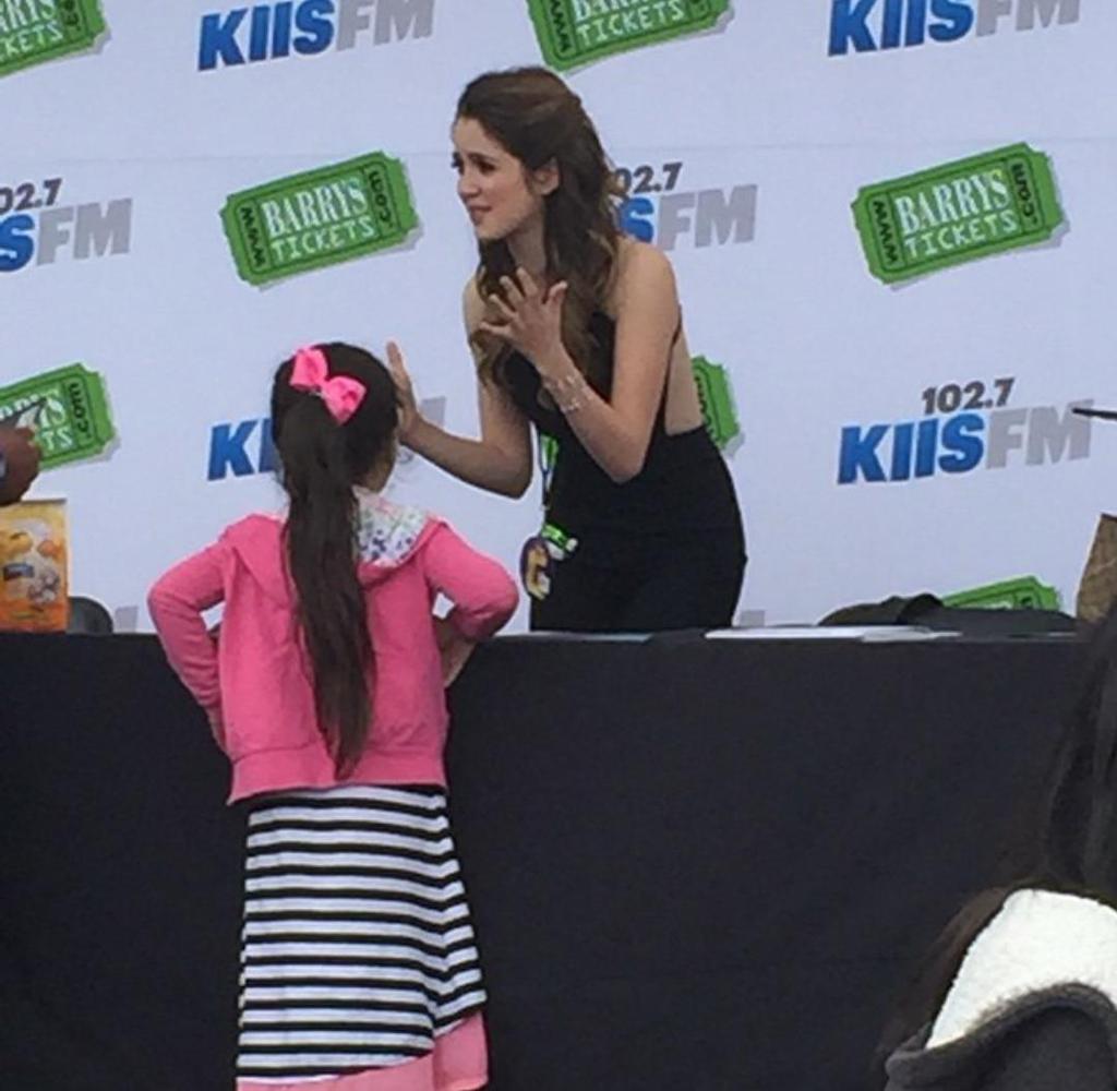 Austin & Ally Brasil: Laura Marano e Ross Lynch: Wango Tango com R5