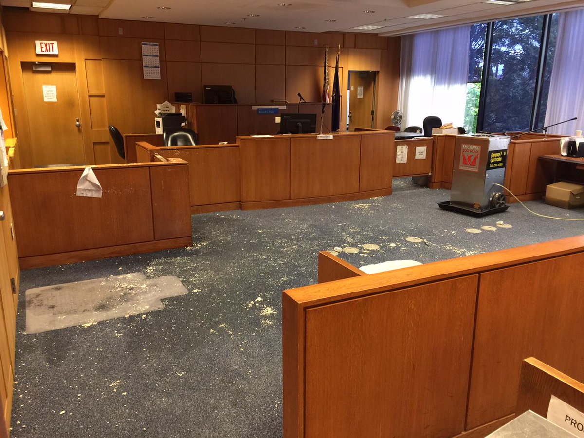 Crews clean up flooding at Frank Murphy Hall of Justice in Detroit ...