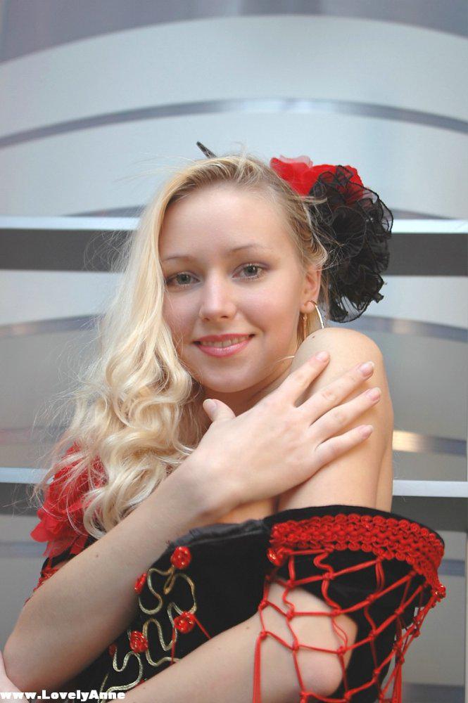 Fire Star Girls on Twitter: "http://t.co/AiUnVD23Td Lovely Anne Exotic dancer in old style red ...