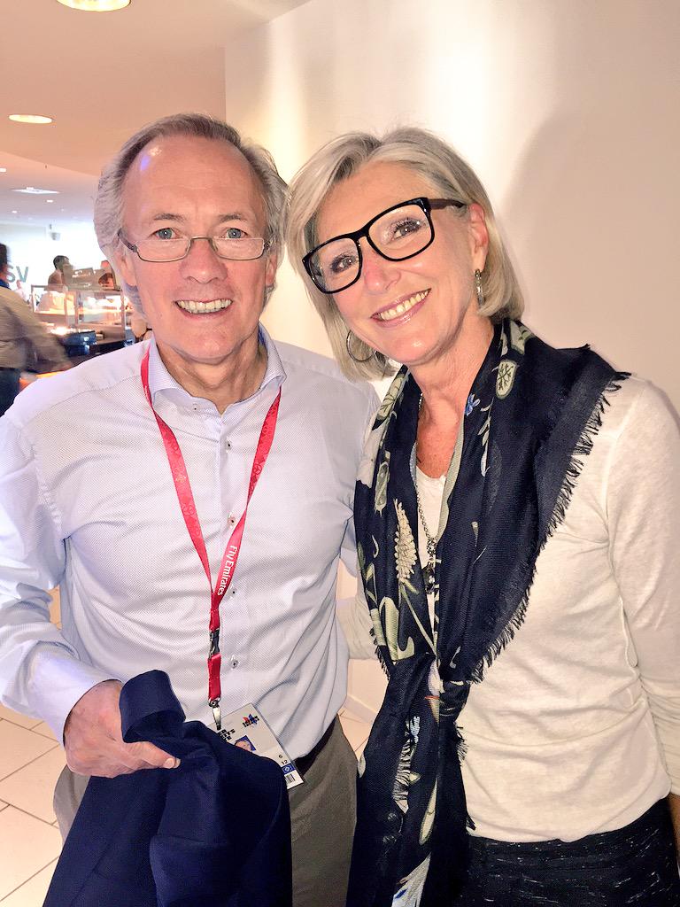 Legende Bernd Wehmeyer: Freuen sich: HSV Legende Bernd Wehmeyer mit ...