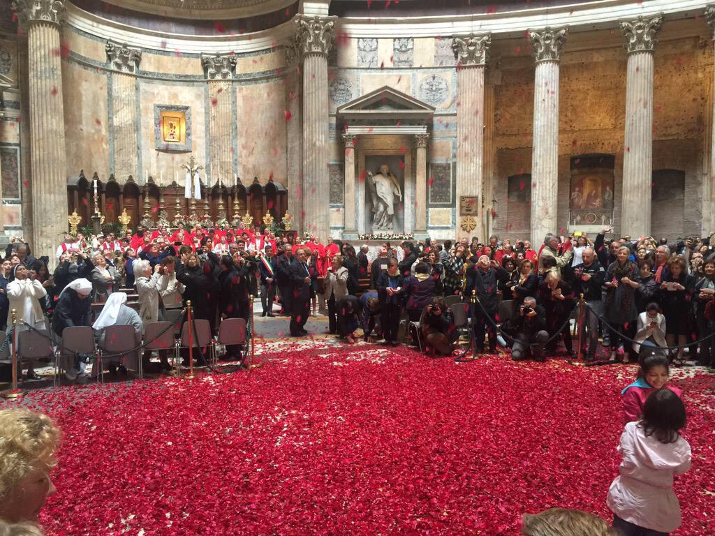 When Rome's Pantheon rains rose petals ~ via moscerina bbclocalite ...
