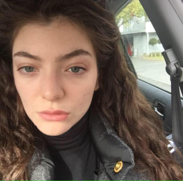 Lorde No Makeup