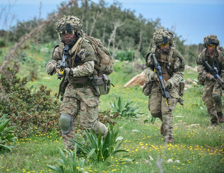 Soldiers b company, 4th battalion the royal regiment of scotland (4 ...