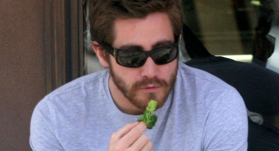 Actual photo of Jake Gyllenhaal eating broccoli, some web producer ...