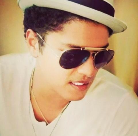 Cleo Hernandez's Instagram, Twitter & Facebook on IDCrawl