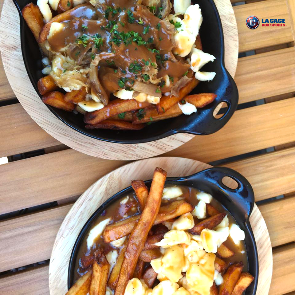 La Cage on Twitter: "Poutine régulière ou poutine au canard confit? À vous de voter! # ...