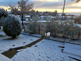 Photos of snow in Cooma. Snow & ice alert issued 4 Hume Hwy Goulburn ...