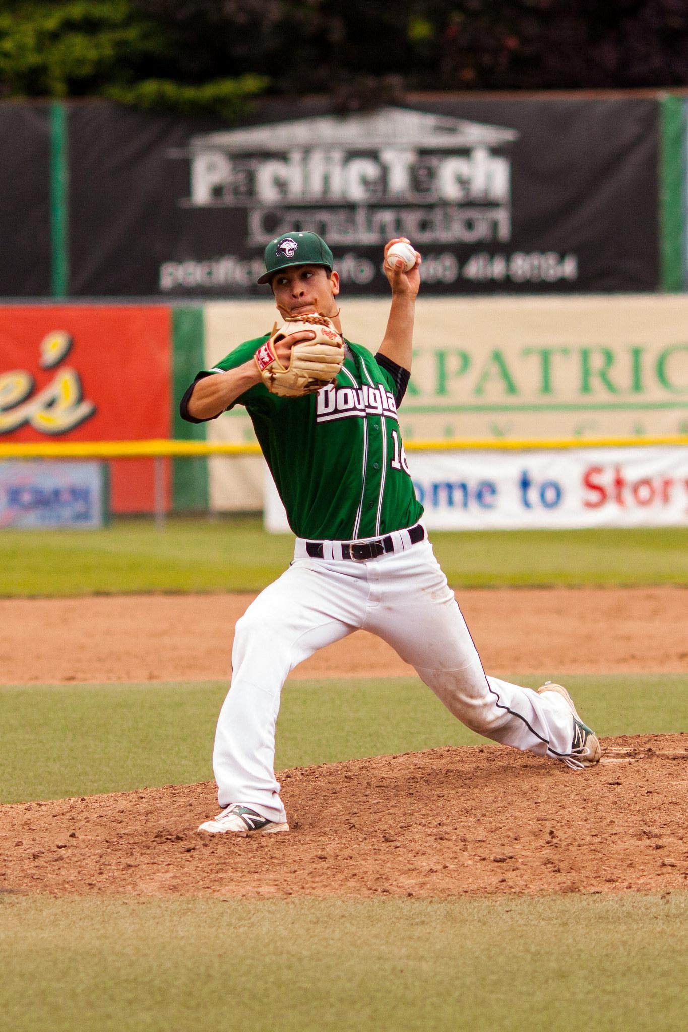 Douglas College Royals Logo Clipart