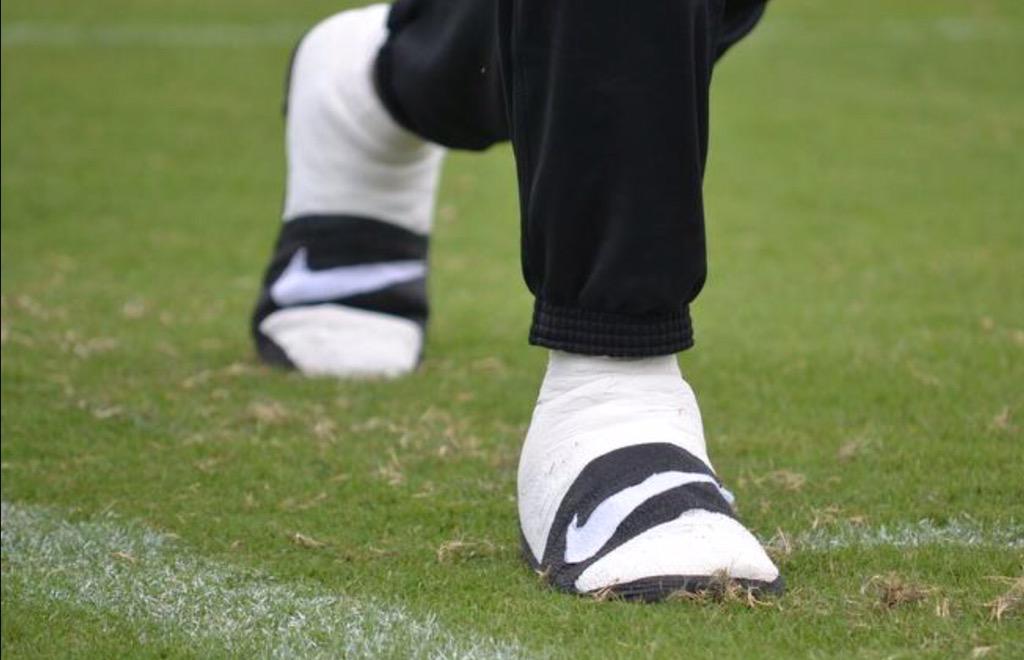 Redskins @nacholyfe taped cleats to look like chuck taylors, slippers ...