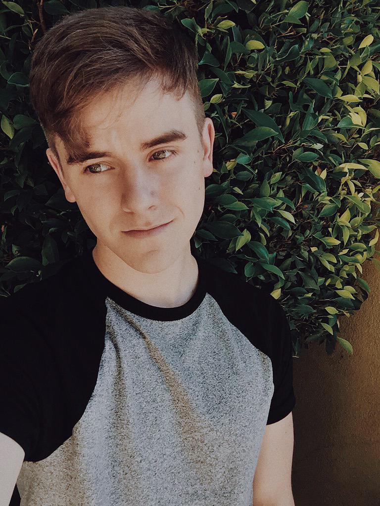 Connor Franta Haircut