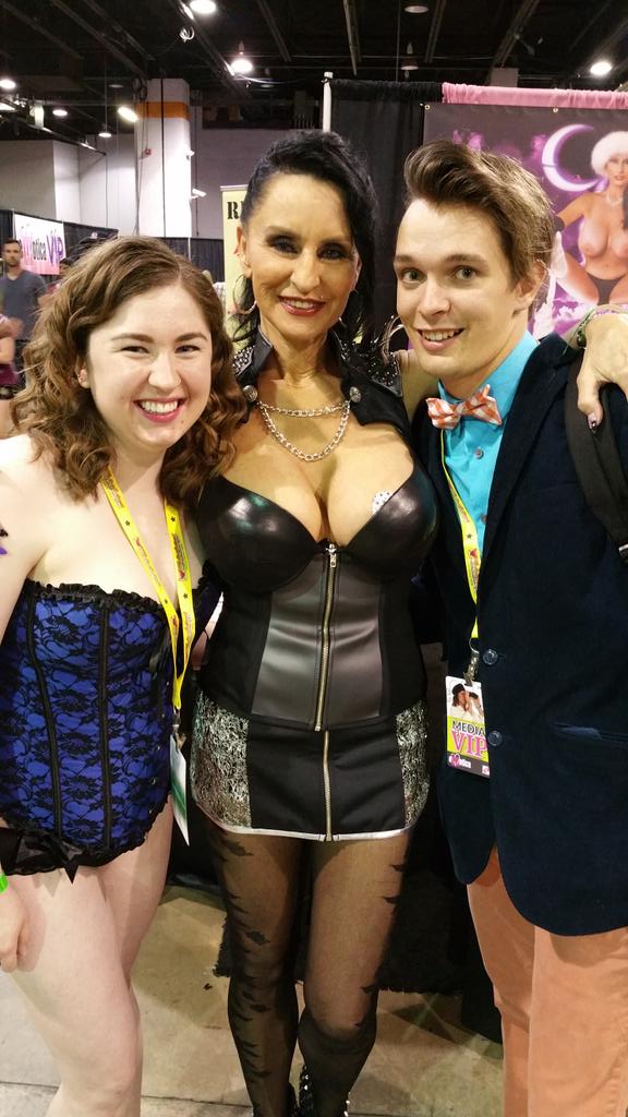 TW Pornstars - 3 pic. Rita Daniels. Twitter. Last day day of #Chicago @EXXXOTICA next stop ...