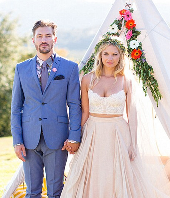 Congratulations! Pretty Little Liars actress Vanessa Ray marries ...