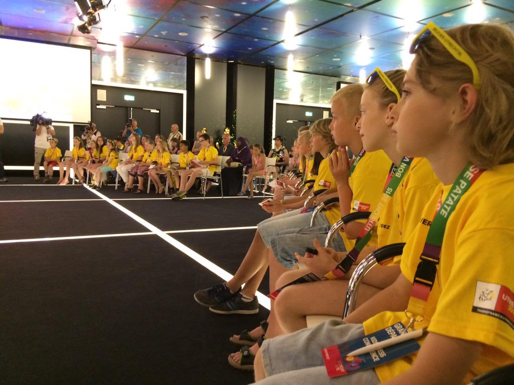 Les enfants dans la peau des journalistes / Kids press conference: Kids ...