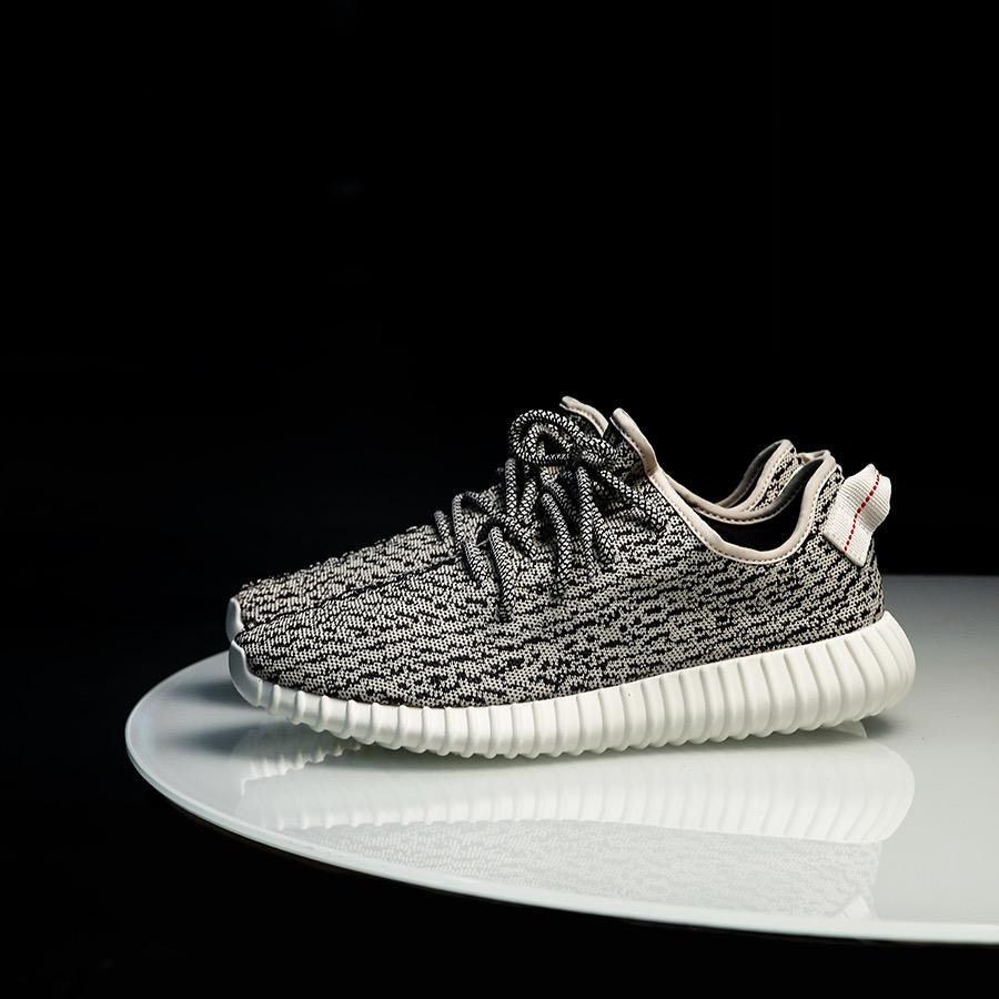 YZY SEASON (My Pic) : r/Sneakers